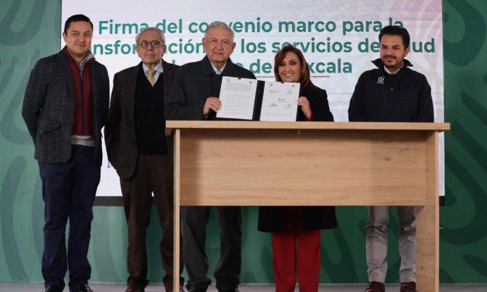 Encabeza Amlo Firma De Convenio Para Federalización De Servicios De