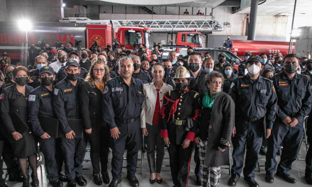 Gobierno CDMX destinará 115 mdp para nuevo equipamiento de bomberos | NOTICIAS | Capital 21